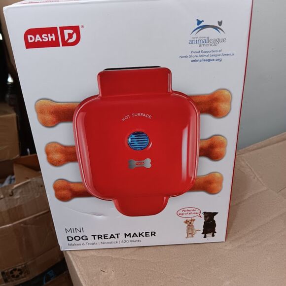 Dash | Dog | Dash Red Non Stick Mini Dog Bone Treat Maker Makes 6 ...